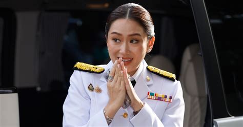 Paetongtarn Shinawatra Jura El Cargo Como Primera Ministra De Tailandia