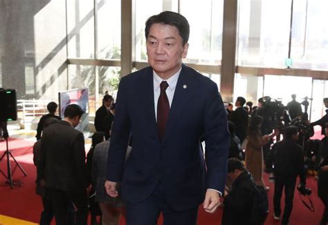 속보 안철수 “尹 내일 표결 전 퇴진계획 밝히지 않으면 탄핵 찬성”
