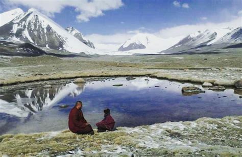 Documentary Film Making At The Source Of Yangtze River Glacier