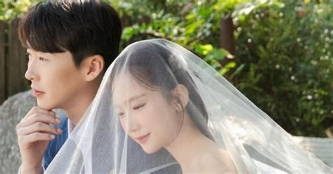 12월 결혼 박소영·문경찬 어깨에 기대 다정하게웨딩화보 공개
