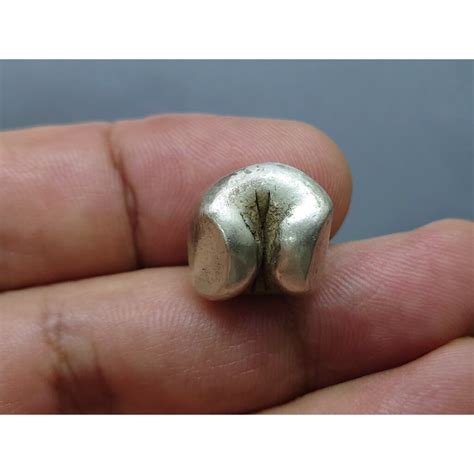 พดด้วง ขนาด 1 บาท ตรามงกุฎ กงจักร รัชกาลที่4 สภาพสวย Num464 Thaipick