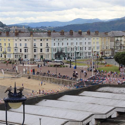 Sequence Dance Holidays Modern Sequence Dancing World