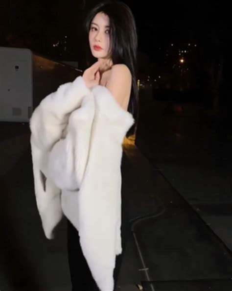 太狠了！兰梦莎一个人顶起睿廷公会票数 歪阅