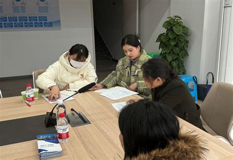 重庆市基层治理共同体研究中心师生赴蔡家岗街道开展实地访谈 国家治理学院