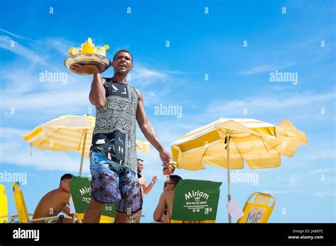 Rio De Janeiro February 16 2017 A Beach Vendor Selling Caipirinhas