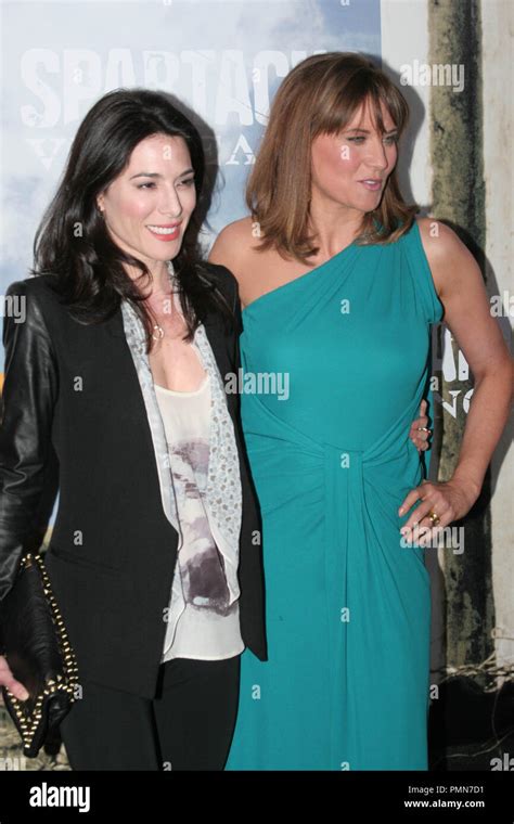 Jaime Murray Lucy Lawless Spartacus Hi Res Stock Photography And Images Alamy