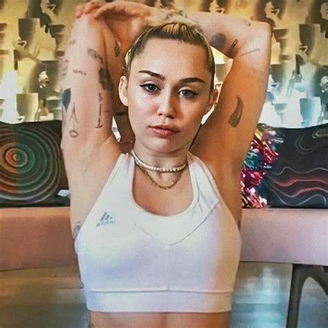 Pin On Miley Cyrus