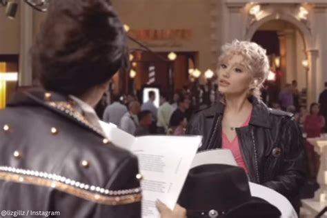 ちいかわが、アリアナ・グランデのクリスマスの定番曲「サンタ・テル・ミー」を再現！ キュートすぎるmvが公開[動画] Tvgroove
