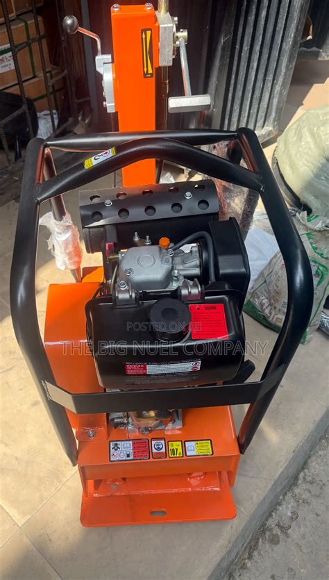 Strong C180 Diesel Engine Plate Compactor Machine Reversible In Lagos