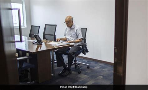 R Thyagarajan Indian Tycoon Gave Away 750 Million He Doesnt Even Own A Mobile Phone