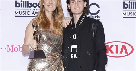Céline Dion Et Son Fils René Charles Angélil Au Press Room De La Soirée