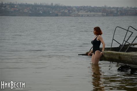 Представители власти в Николаеве окунулись в святую воду Южного Буга ...