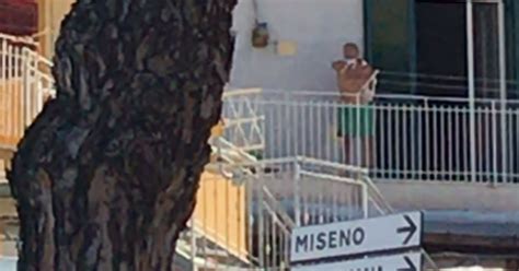 Bacoli Spara Alla Moglie E Si Barrica In Casa Pino Grazioli News