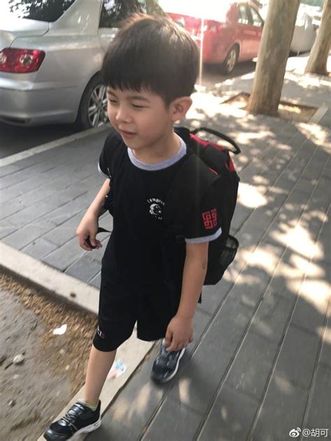 安吉和小魚兒誰更酷嘞？ 每日頭條