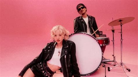 Rose BLACKPINK Dan Bruno Mars Raih Trofi Pertama Lagu APT Di M Countdown