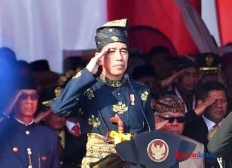 Berbusana Adat Kesultanan Deli Presiden RI Pimpin Upacara Peringatan