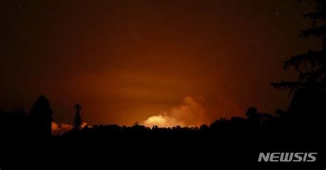 하와이 킬라우에아 화산 50년 만에 동일 지점서 분화