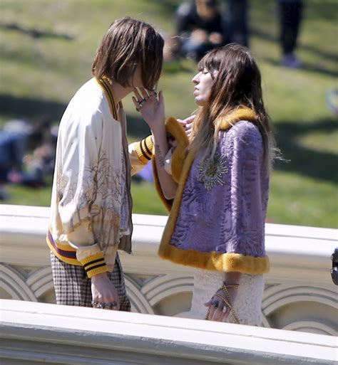 Photo Exclusif Lou Doillon Surprise En Plein Tournage D Une