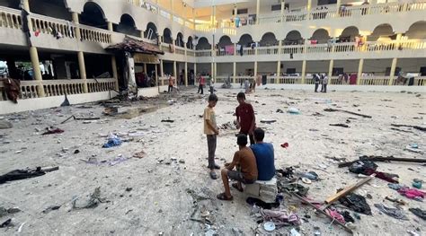 Após ataque mortal em escola em Gaza Israel ordena maior evacuação em meses na região Mundo G