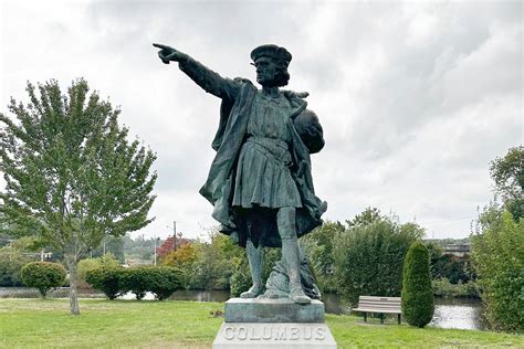 Columbus Statue Removed From A Square In Providence Rhode Island Re