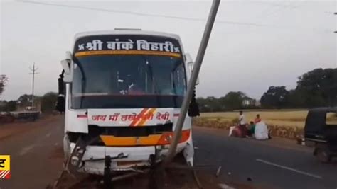 शिवपुरी ड्राइवर की लापरवाही से हुआ बड़ा हादसाडिवाइडर से जा टकराई बस