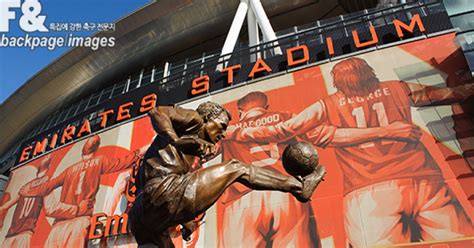 아스널vs선덜랜드 베르캄프 동상 최초 공개