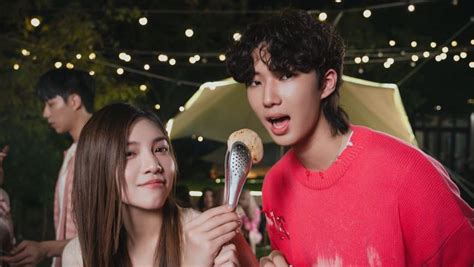 最美女團辣曬身材！「超香寫真集」曝光 李㼈愛女美腿全洩藏彩蛋 娛樂星聞