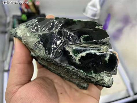 这种高冰玻璃地的收藏级墨翠你一定没见过 搜狐大视野 搜狐新闻