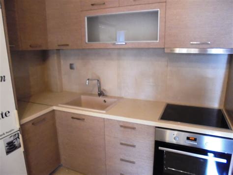 ΚΟΥΖΙΝΑ ΜΕ ΠΛΑΚΑΚΙ 60Χ60 Feggomitis Tiles