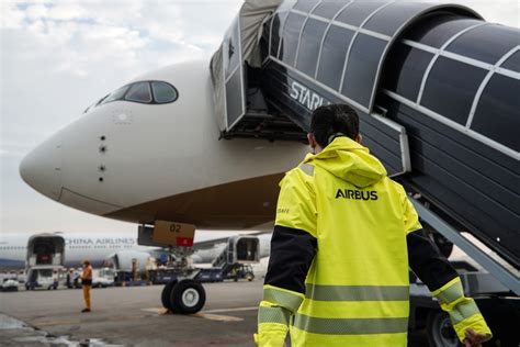 張國煒親駕！星宇第二架a350客機抵台 鋪路4月北美開航