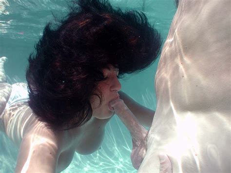 Aida Sex Underwater Tour