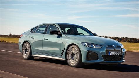 2025 Bmw 4 Series Choosing The Right Trim Autotrader