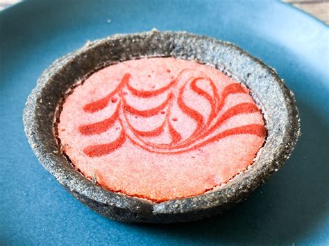 （写真）「ファミマのいちご狩り」を発売前に試食！ 「いちごのティラミス」など1．7から発売 特集･レポート クランクイン！トレンド