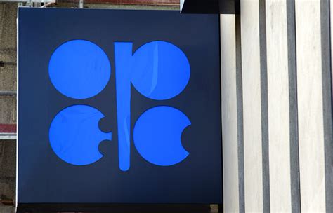 Страны ОПЕК договорились держаться плана по наращиванию добычи нефти