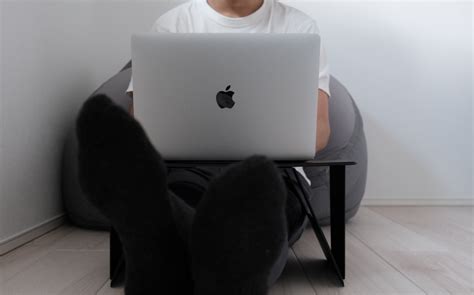 Iswift Pi レビュー｜ソファやベッドで快適なpc作業を可能にするデスク＆スタンド！