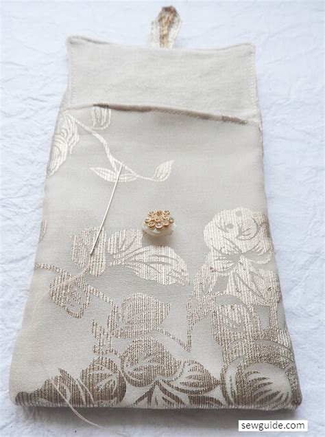 Easy To Make Diy Phone Pouch 3 Sewing Tutorials Sewguide
