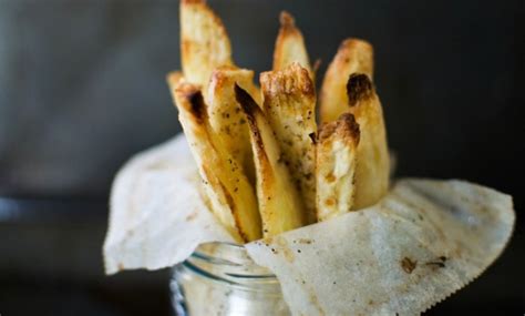 Cassavapommes Med Tomat And Koriandersalsa