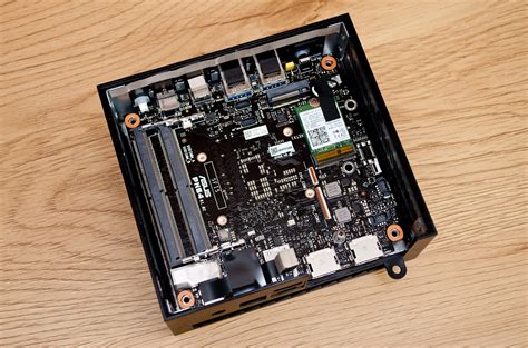 Обзор и тестирование миниатюрного персонального компьютера ASUS