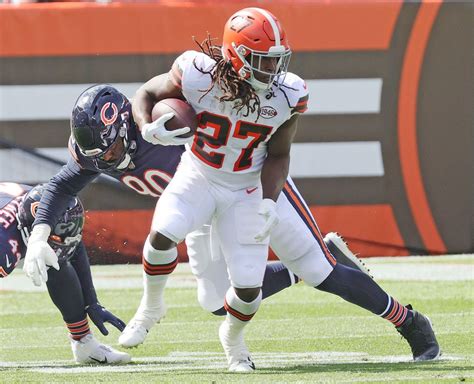 Browns Offensive Grades Vs The Bears Who Was Elite Average And