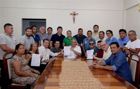 Assinada ordem de serviço para pavimentação de ruas e perfuração de poço profundo em Santarém