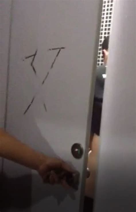 Hot4gym On Twitter 壮男ktv厕所打炮员工，被经理捉奸，原片私聊 Sfub2cmzep