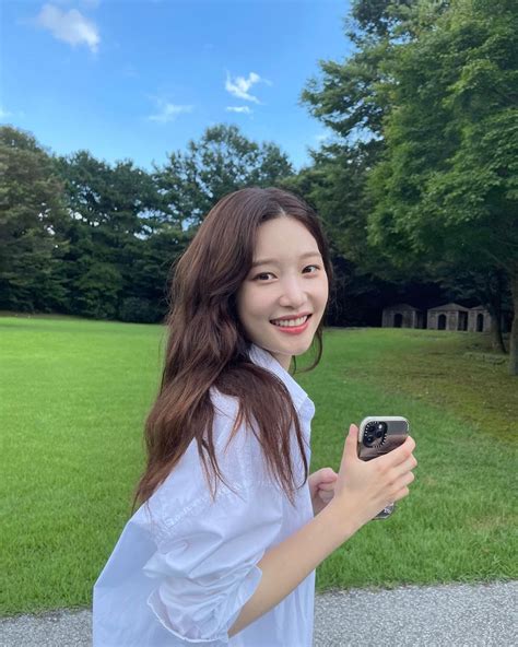 정채연 청순함의 교과서팬들 심쿵하게 하는 상큼 미소 인스타