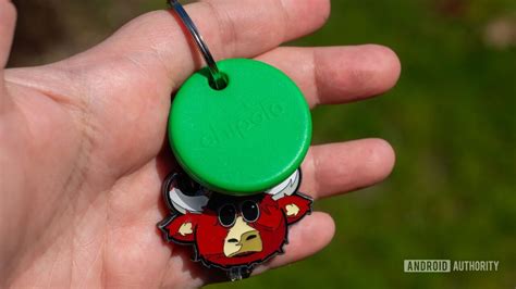 Chipolo Pop Review Better Android Airtag Alternatives Than The Moto Tag