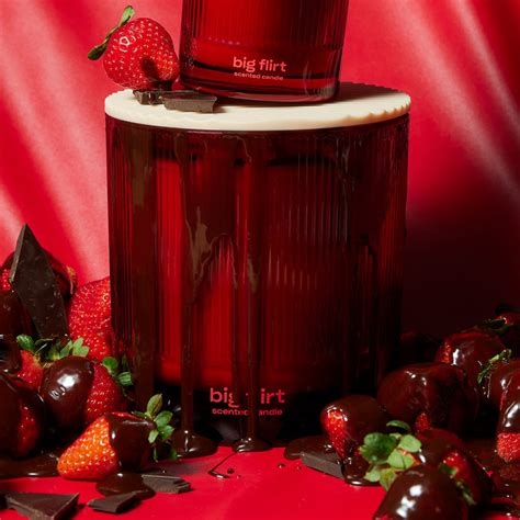 Big Flirt Chocolate And Strawberry Candle Snif