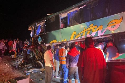 Choque Frontal Deja 5 Muertos Y 25 Heridos Diario Sin Fronteras Tu