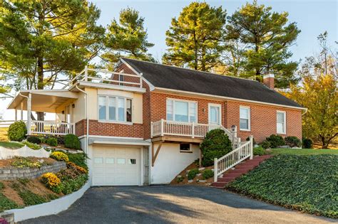 351 E Farmersville Road Ephrata By Kline Kreider Good Auctioneers