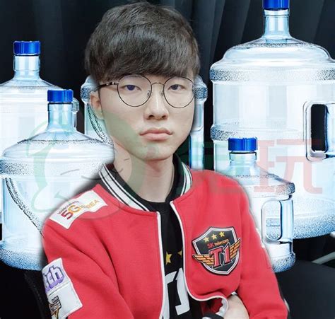 Skt隊友齊夸新中單 Lol網友：你們怕都是在演我faker！ 每日頭條