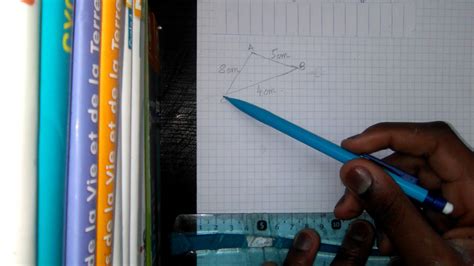 Exercice Réaliser une figure à main levée pour la construire ou la