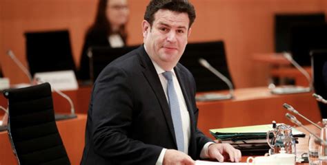Герман улс энэ онд багтаан хөдөлмөрийн хөлсний доод хэмжээг 22 хувиар