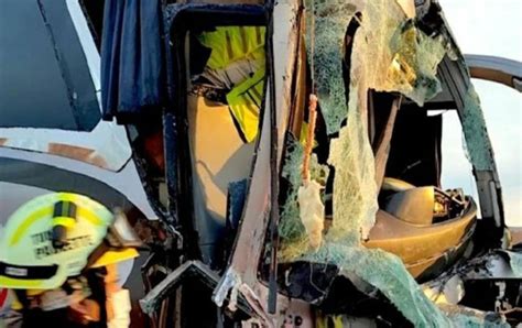 Choque De Autobús Y Tráiler Deja 14 Heridos En La Jiménez Torreón